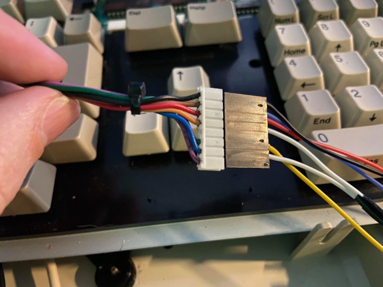 Amiga 500 USB Keyboard Adapter (HID) - Retro32