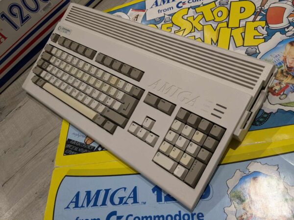 Amiga 1200 Bundle - Recapped and built to your specification - Retro32