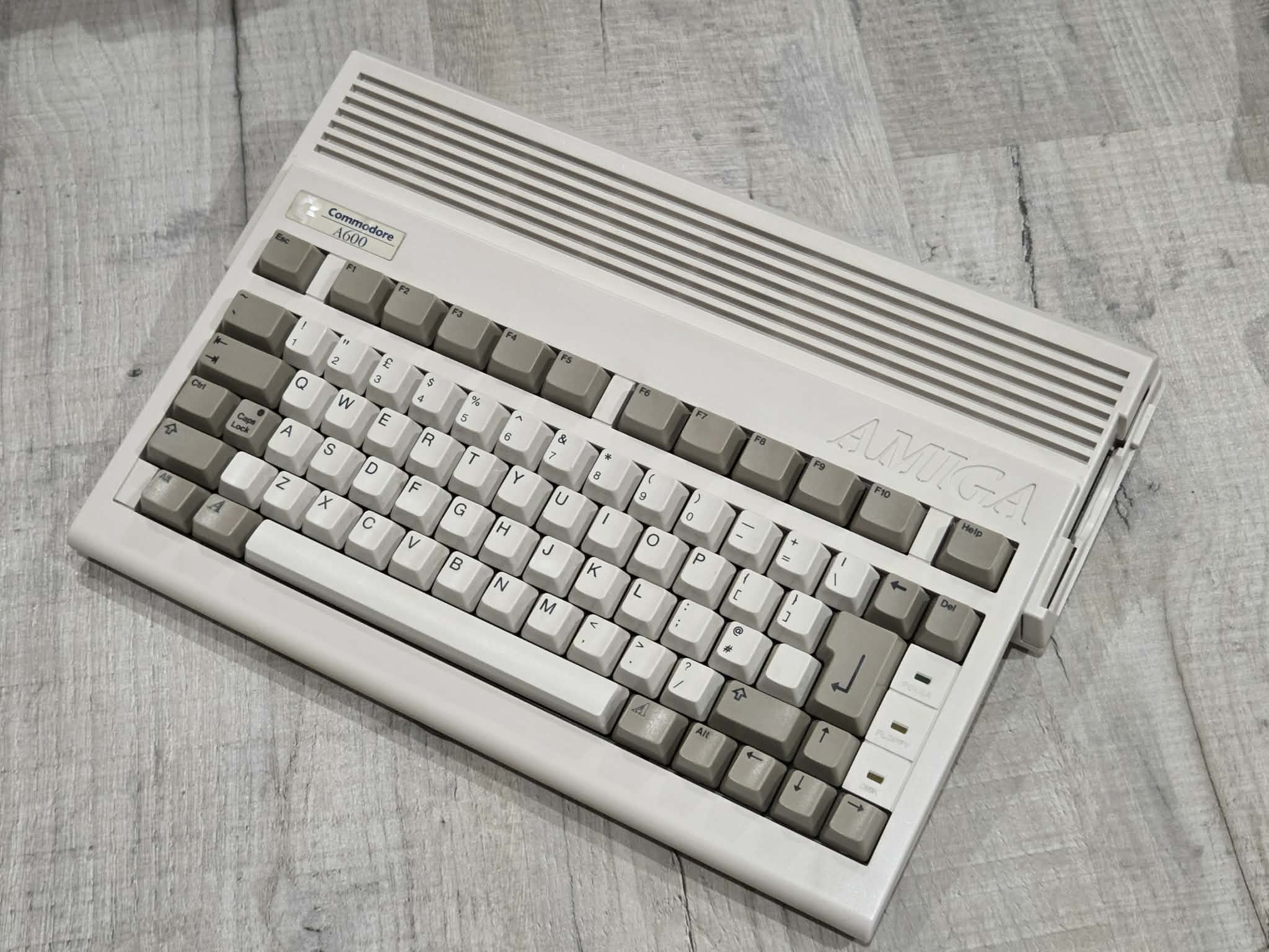 Amiga 600 - Recapped - Retro32